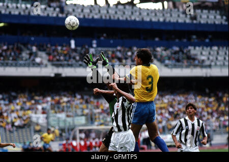 Luis Gabelo Conejo (CRC), JUNE 16, 1990 - Football / Soccer : 1990 FIFA ...