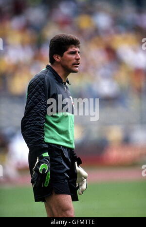 Luis Gabelo Conejo (CRC), JUNE 16, 1990 - Football / Soccer : 1990 FIFA ...