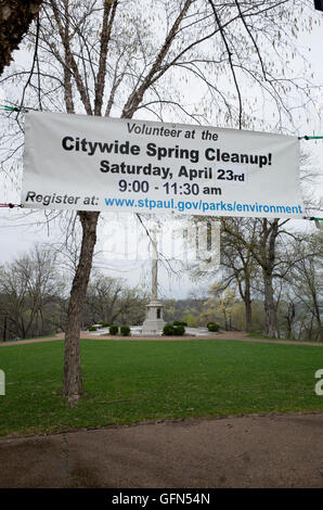 Volunteers pick up the trash in the Los Angeles River during the event ...