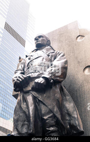 A sculpture of Father Duffy by Charles Keck, located in New York City ...