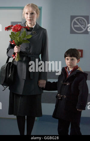 SEAMUS DAVEY-FITZPATRICK, MIA FARROW, THE OMEN, 2006 Stock Photo - Alamy