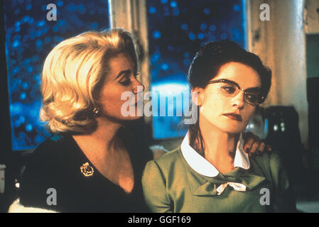 8 FRAUEN / 8 Femmes F 2002 / Francois Ozon Gaby (CATHERINE DENEUVE ...