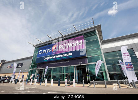 Currys PC World at Staples Corner Retail Park in Edgeware Road Stock ...