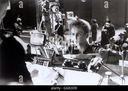 BRAZIL / Brazil GB 1984 / Terry Gilliam Jack Lint (MICHAEL PALIN), Sam ...