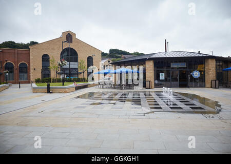 Water feature at Fox Valley Retail Park, Stocksbridge, Sheffield, South ...