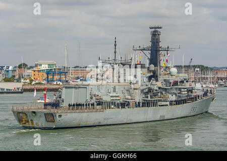 HMS St Albans (F83), returns to Portsmouth after Gulf deployment Stock ...