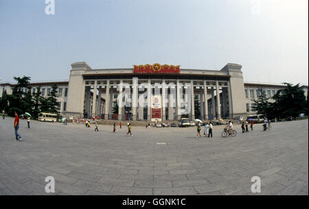 On the east side of Tian’anmen Square stands the grandiose structure of ...