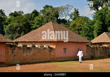 Fon palace (traditional kingdom) in northern Cameroon Stock Photo - Alamy