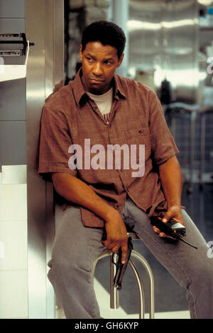 JOHN Q / John Q USA 2002 / Nick Cassavetes Frank Grimes (ROBERT DUVALL ...