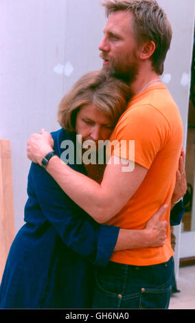 THE MOTHER (2003) ANNE REID, DANIEL CRAIG MTHE 001-028 Stock Photo - Alamy