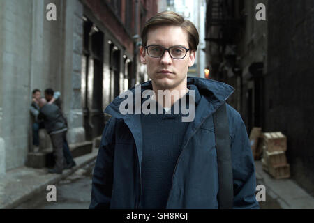 Spider-Man 2 Tobey Maguire (Peter Parker/Spider-Man) © 2004 Columbia ...