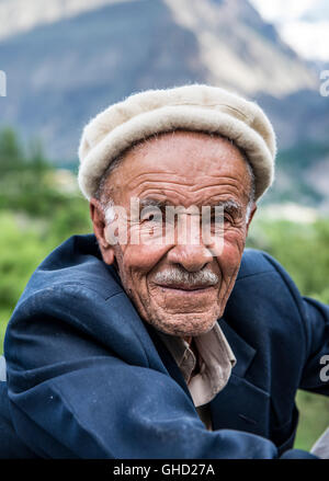 Hunza Man in Karimabad in Northern Pakistan Stock Photo - Alamy