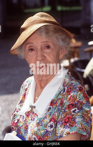 Inge Meysel Film: Das Vergessene Leben (TV-Film) Characters: Sophia Deu ...