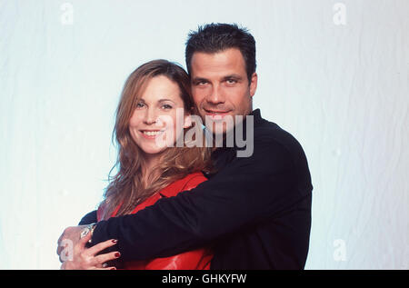 Gregor (KARSTEN SPECK) weiß nicht, daß Emma (DORIS SCHRETZMAYER ...