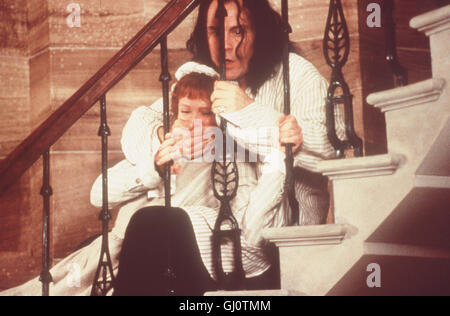 Mary Reilly Mary Reilly Mary Reilly (Julia Roberts), Mr. Hyde (John ...