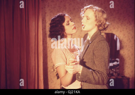 Juliane Köhler & Maria Schrader Film: Aimee & Jaguar (DE 1999 ...