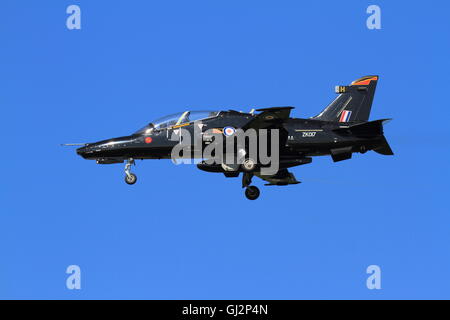 RAF Hawk fast Jet Training aircraft prepares for a training sortie Stock Photo: 114387313 - Alamy