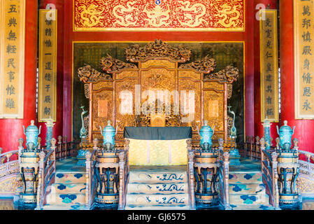 Throne in the Palace of Heavenly Purity, Forbidden City, Beijing, China ...