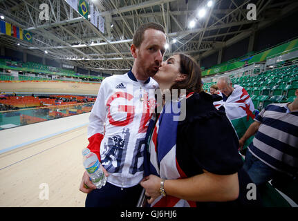 Bradley Wiggins and his wife Catherine Wiggins Celebrities leave Stock ...