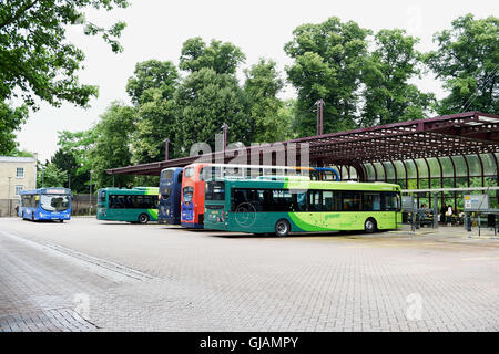 Cambridge, Cambridgeshire, UK. Cambridge Bus Station on Drummond Street ...