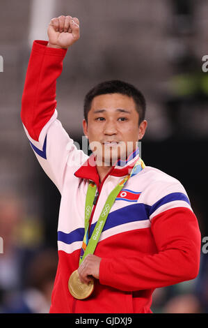 The men's vault gold medalist Ri Se Gwang (C) of North Korea, silver ...