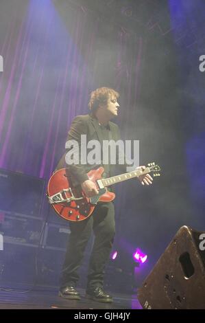 Hongkong, China. 15th Aug, 2016. British rock band Suede holds concert ...