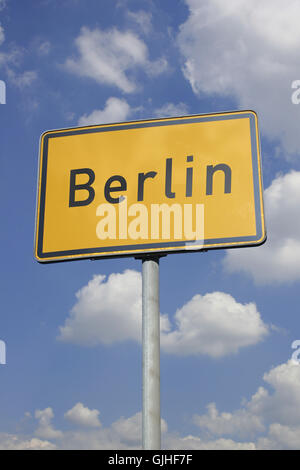 sign, signal, berlin, writing, font, typography, signpost, german, hint ...