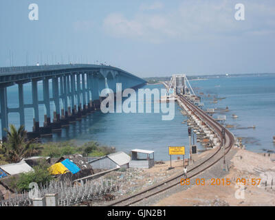 Construction of combined road and railway bridge between industrial ...