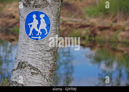 sign, signal, hike, go hiking, ramble, marking, go on pilgrimage, blaze ...