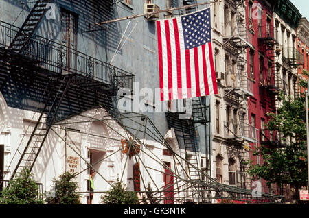 New York 1985, lower Manhattan skyline from WTC World Trade Center ...