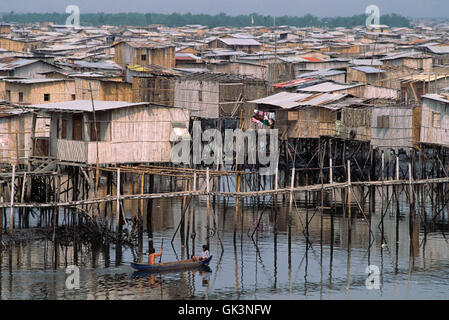ECUADOR Guayaquil Slums of Isla Trinitario Province Stock Photo - Alamy