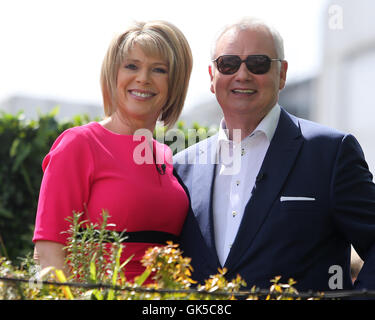 Ruth Langford and Eamonn Holmes outside filming This Morning show ...