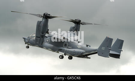 Boeing MV-22 Osprey tilt rotor propeller aircraft of the USMC Stock ...