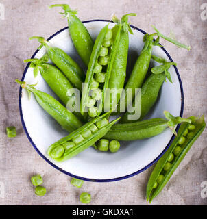 green vegetable sheet ropes peas pale bright pure white snow white food ...