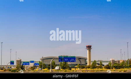 Terminal B at Sacramento International Airport (SMF) in California ...