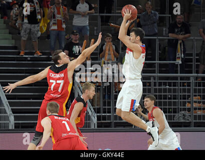 Neu-Ulm, Germany. 20th Aug, 2016. Germany's Makai Mason (L) and Sergey Bykov of Russia vie for ...