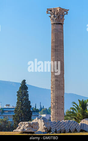 Corinf column near Olympieion, Temple of Olympian Zeus, Athens, Greece ...