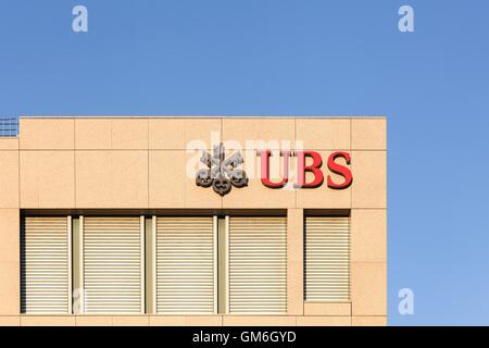 UBS Bank building architecture in Zurich at night. HDR version Stock ...