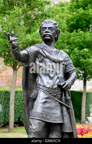 King Ethelbert of Kent Statue, Canterbury Cathedral, Kent, England ...