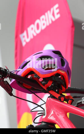 Friedrichshafen, Germany. 25th Aug, 2016. Trial- and mountain biker ...