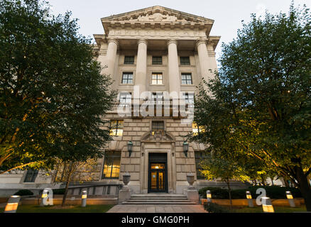 Ronald Reagan Building and Inernational Trade Center in DC Stock Photo ...