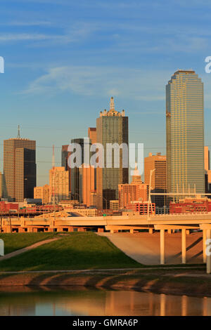 Trinity River & skyline, Dallas, Texas, USA Stock Photo - Alamy