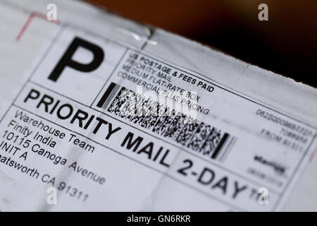 USPS Priority Mail 2-Day shipping label on package ( priority mail ...
