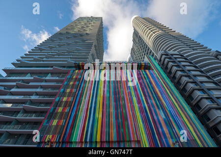 DRIP PAINT MURAL (©MARKUS LINNENBRINK 2016) SLS BRICKELL CITY CENTER ...