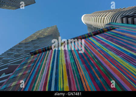 DRIP PAINT MURAL (©MARKUS LINNENBRINK 2016) SLS BRICKELL CITY CENTER ...