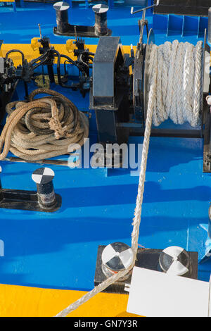 Detail of ropes and tie rods on the deck of the ship Stock Photo - Alamy