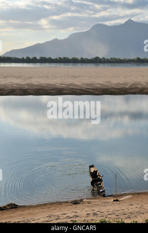Don Daeng, The Mekong River At Sunset Stock Photo - Alamy