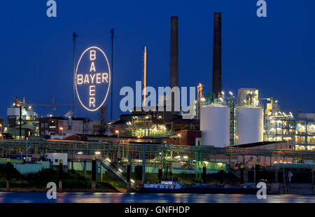 Cologne, Germany. 30th Aug, 2016. The Bayer factory in Leverkusen ...