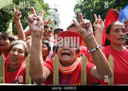 Philippines. 31st Aug, 2016. Marcos supporters make ''V'' signs, a hand ...