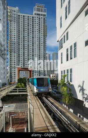 BAYSIDE STATION METROMOVER MONORAIL DOWNTOWN MIAMI FLORIDA USA Stock ...